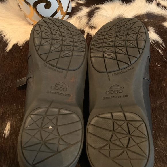 obeo | Shoes | Obeo Black Strappy Shoes 95 | Poshmark